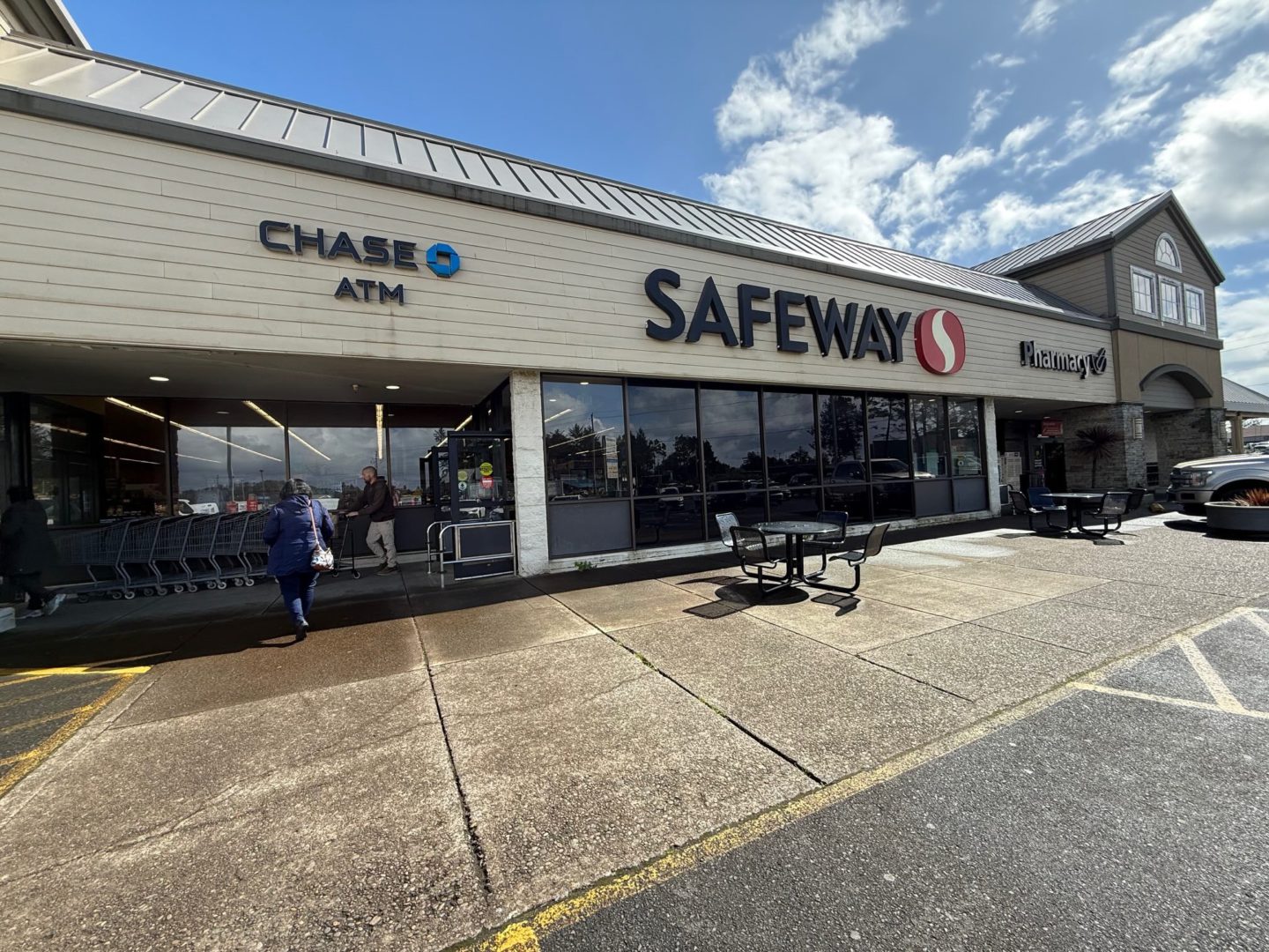 SAFEWAY TO CLOSE NEWPORT STORE, LIQUIDATION SET | Boiler Bay Beacon